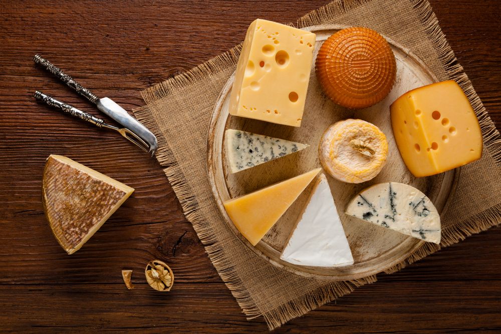 Dietitians Reveal 12 Possible Side Effects Caused by Excessive Cheese ...