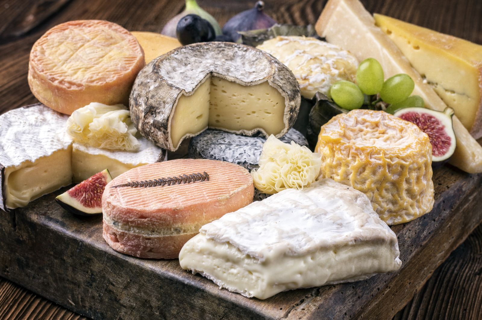 Dietitians Reveal 12 Possible Side Effects Caused by Excessive Cheese ...