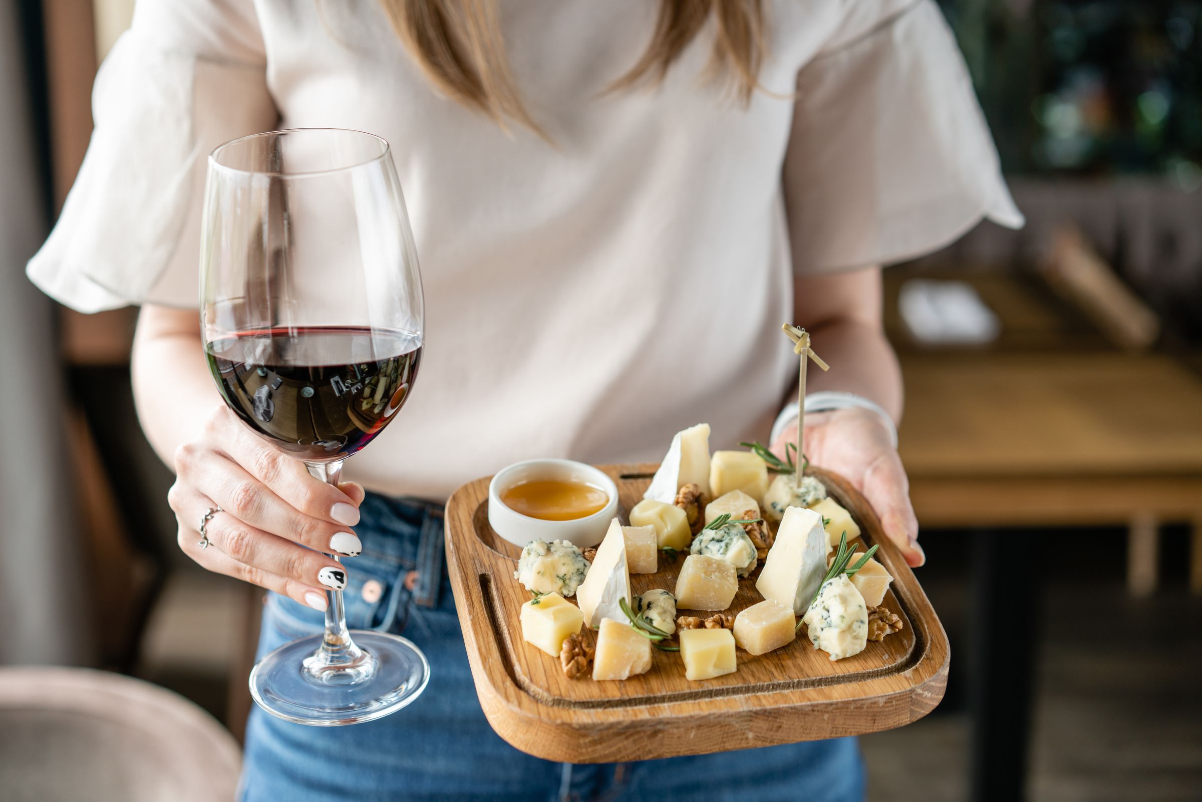 Dietitians Reveal 12 Possible Side Effects Caused by Excessive Cheese ...