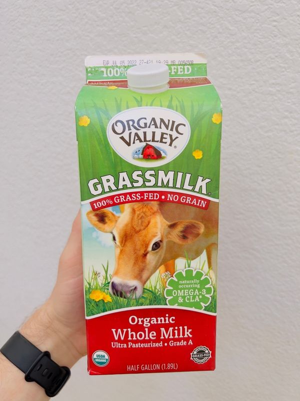 The 9 Best Milk Brands To Buy, According to a Nutritionist